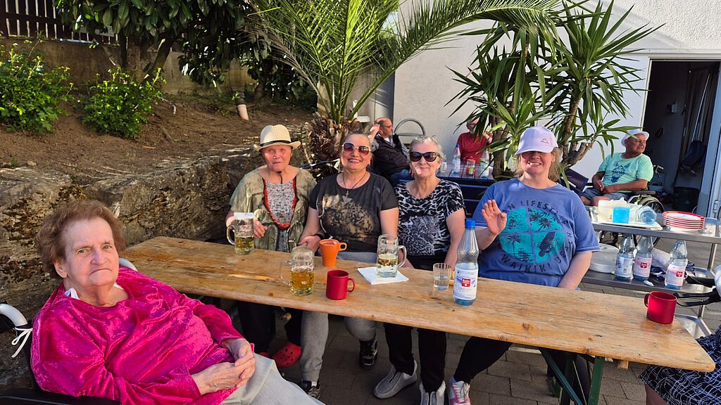 Arche gGmbH – Traditionelle Maibaumaufstellung bei der Arche Drei ...